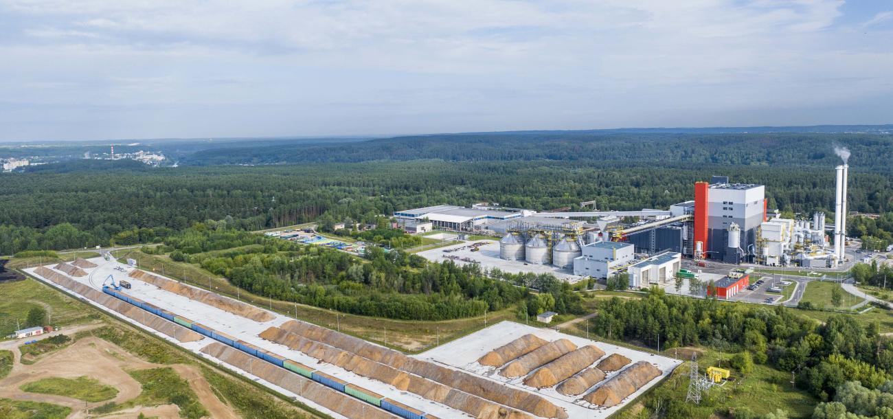 Vilniaus kogeneracinę jėgainę pasiekė pirmasis biokuro sąstatas iš Latvijos | Ignitis grupė